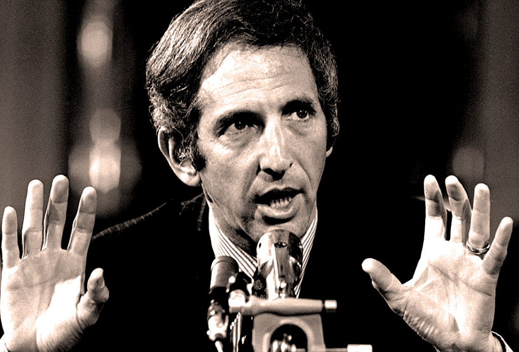 Daniel Ellsberg And The Pentagon Papers - 1971 - Past Daily.