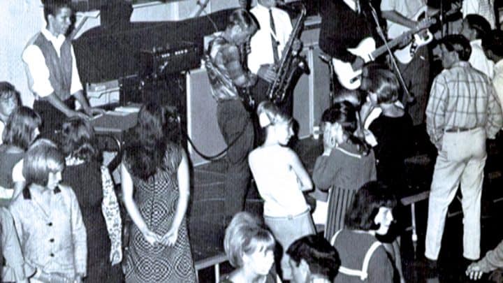 1965 Archives - Past Daily: News, History, Music And An Enormous Sound ...