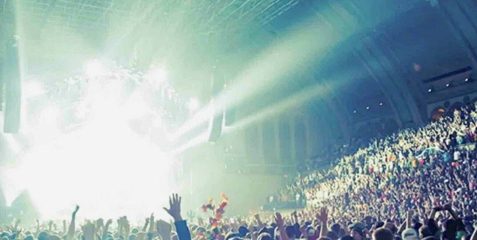 Phish - Live In Barcelona - 1998 - Past Daily Soundbooth