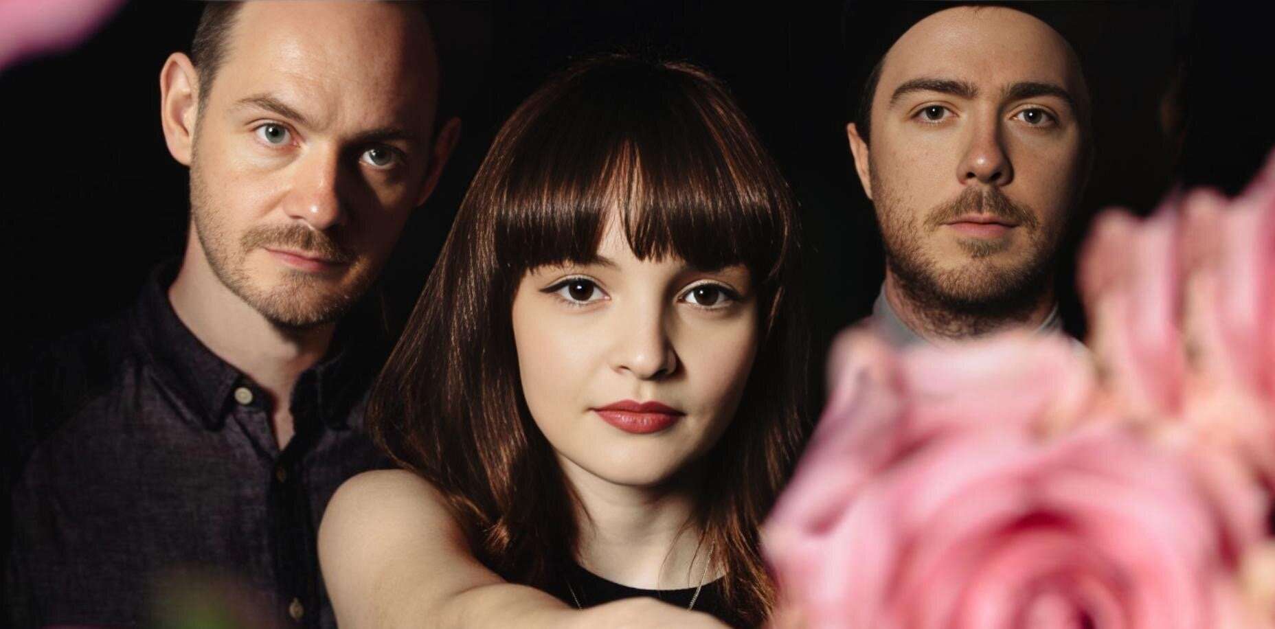 Chvrches - Paris -2014 - Past Daily Morning Soundbooth – Past Daily: A ...